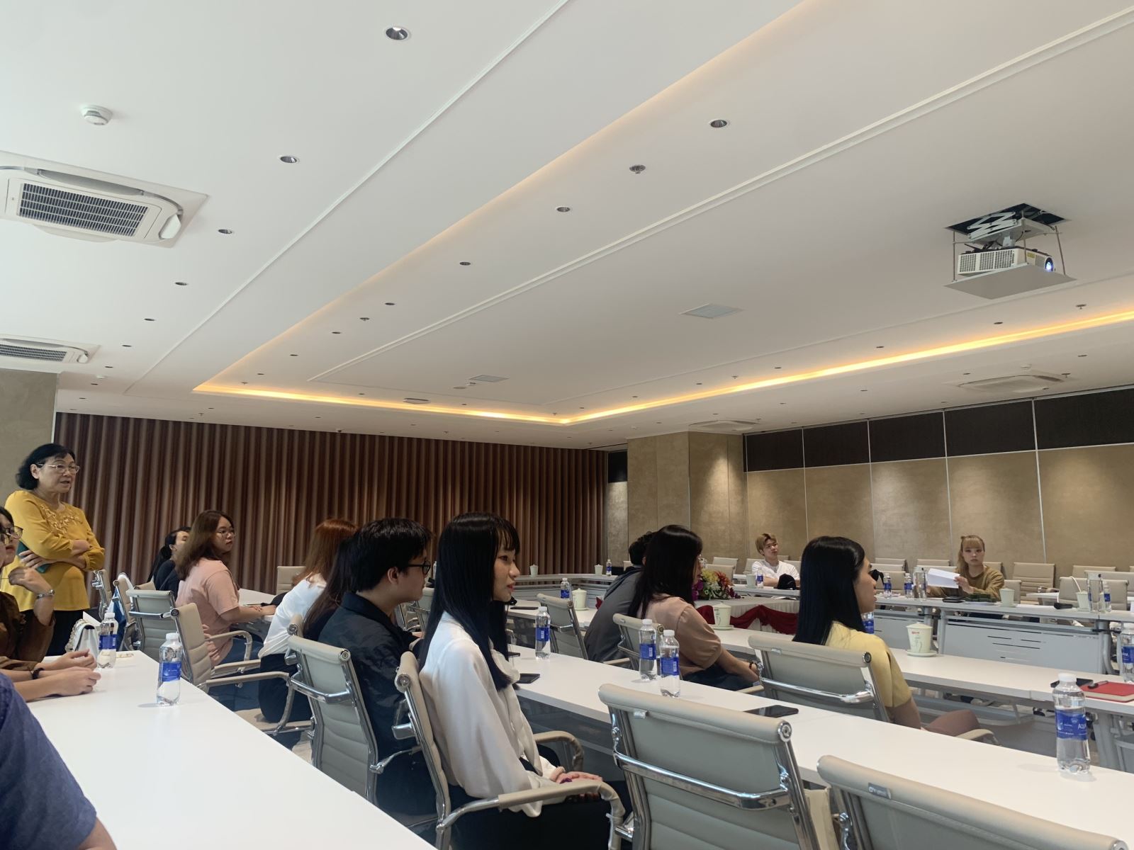 Sinh viên Khoa tiếng Nhật tham quan nhà máy Công ty cổ phần Acecook ...